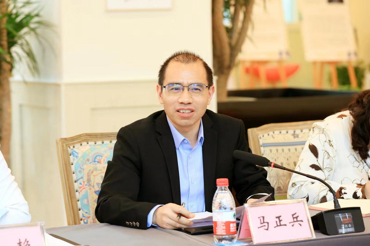 三尺讲坛守初心我与重二师共成长丨马正兵经济人12年倾心科研走稳教育之路 新重庆客户端